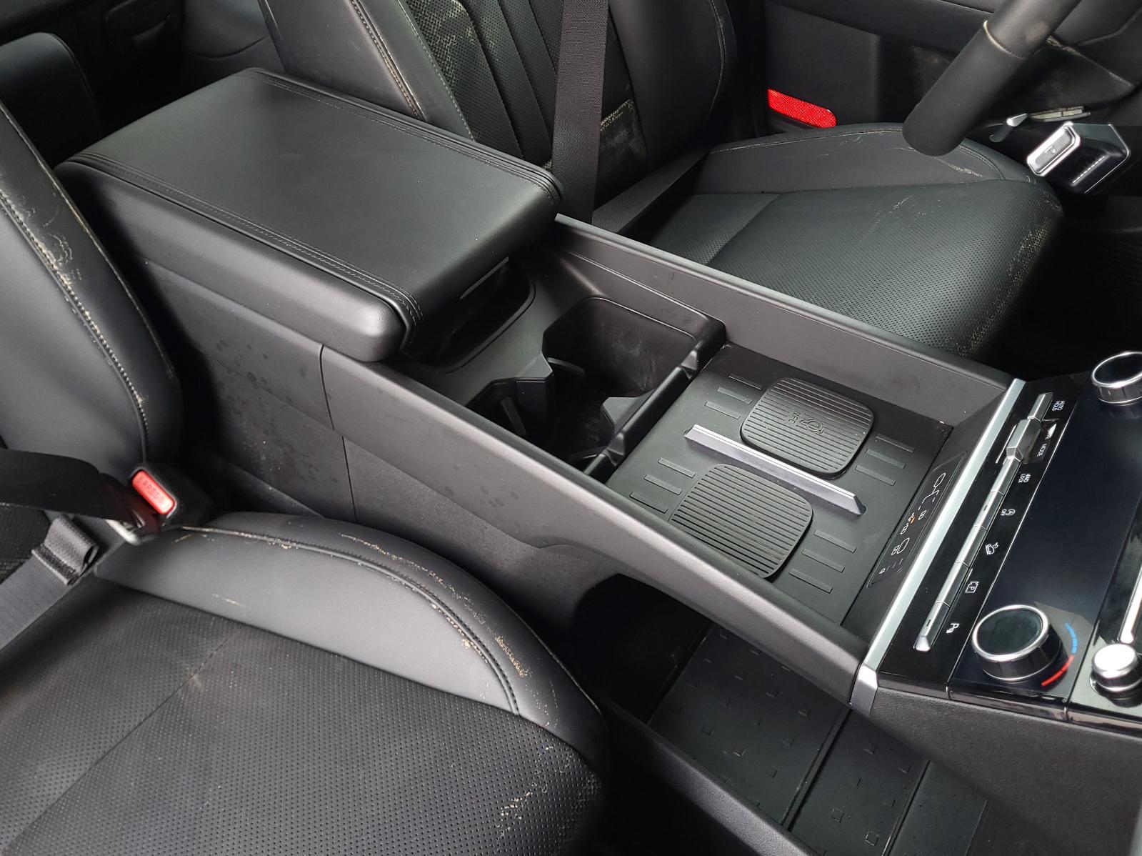 2024 HYUNDAI SANTA FE Console - Front - Weber Brothers Auto